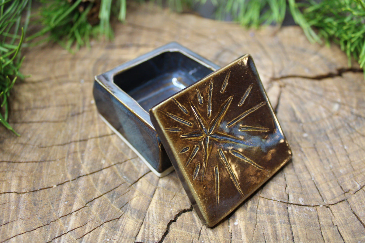 Pottery Trinket Box – true-art.ca